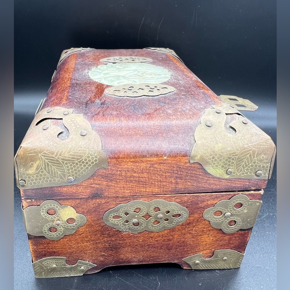 1930s Vintage Chinese Carved Wooden Box With Inlaid J… - Gem